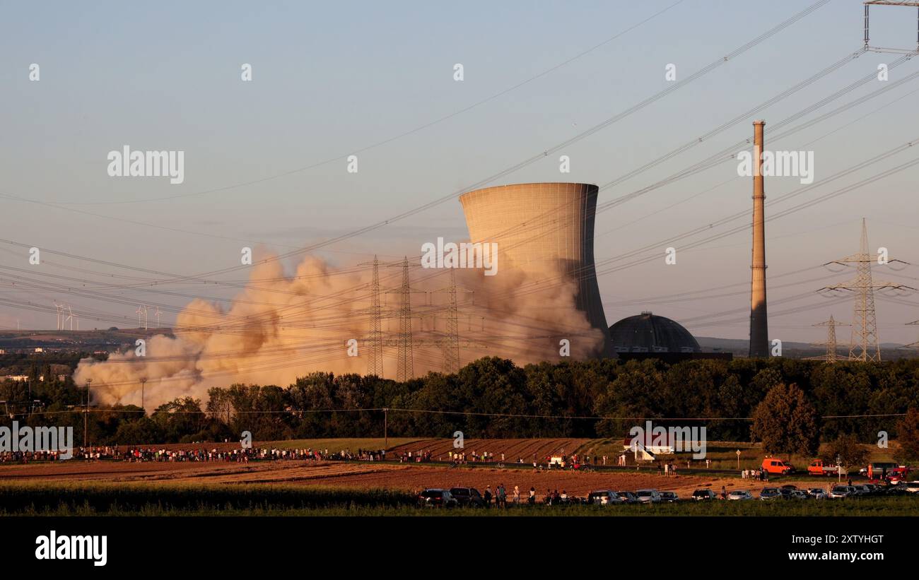 Demolition of cooling tower hi-res stock photography and images - Alamy