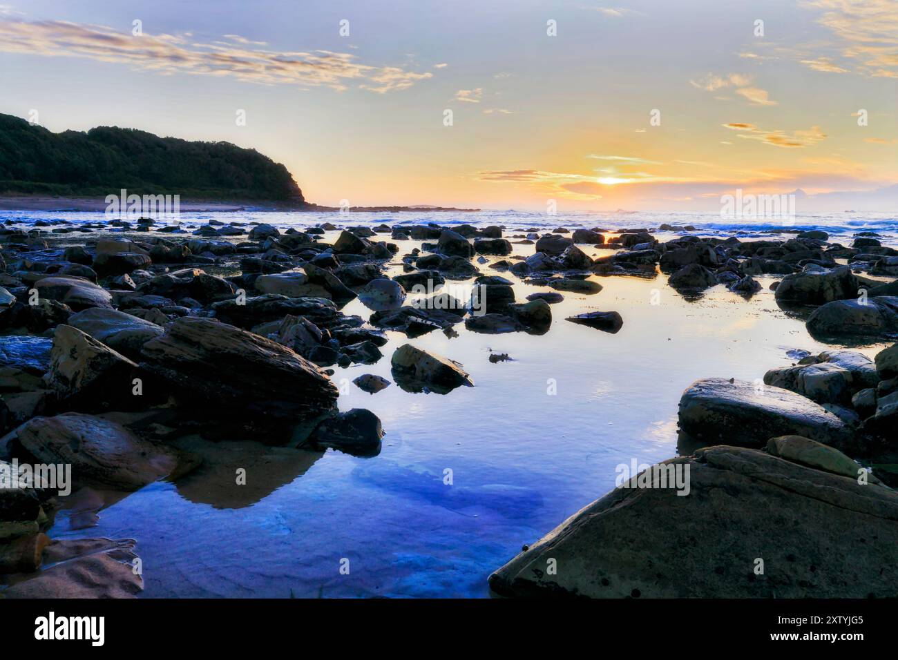 Hams Beach on Greater Newcastle Pacific coast in Australia at sunrise ...