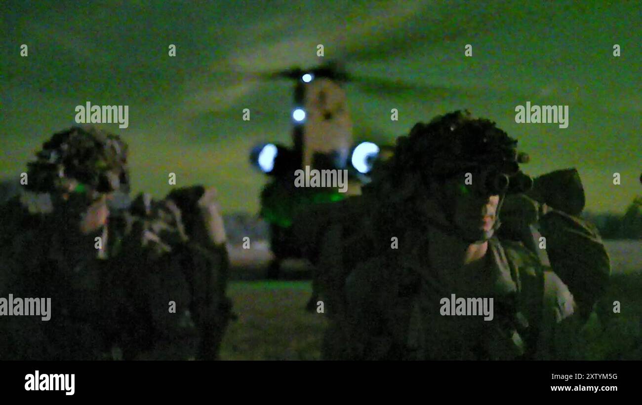 Soldiers from the 2nd Mobile Brigade Combat Team, 101st Airborne ...