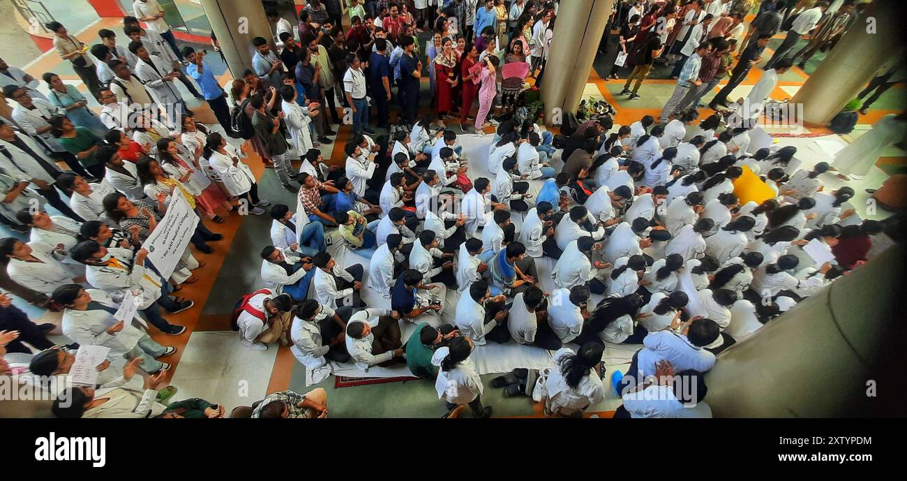 NEW DELHI, INDIA - AUGUST 16: RML doctors stage a protest in front of ...