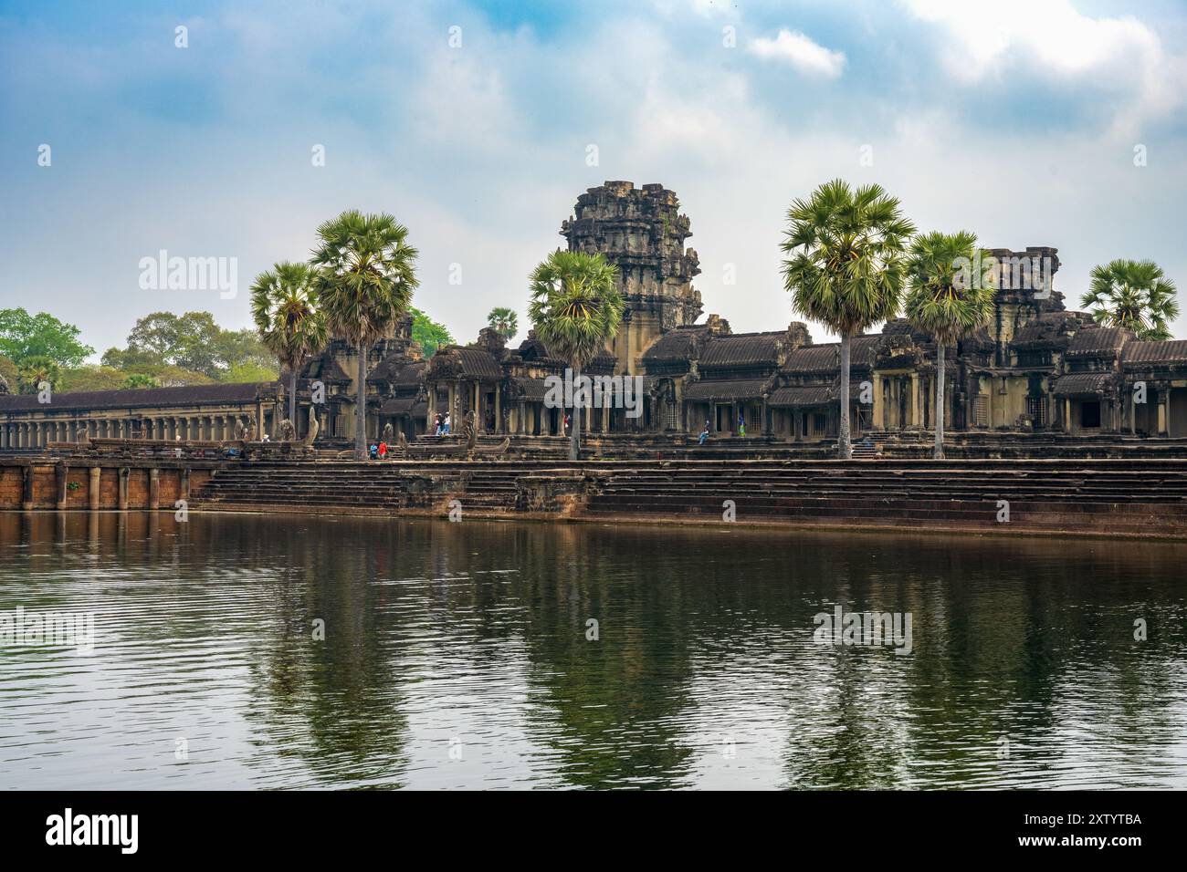 The view looking over the moat to the outer wall of Angkor Wat Stock ...