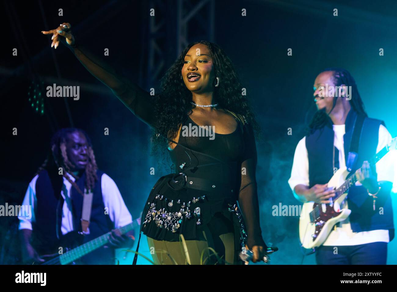 Tems singer hi-res stock photography and images - Alamy