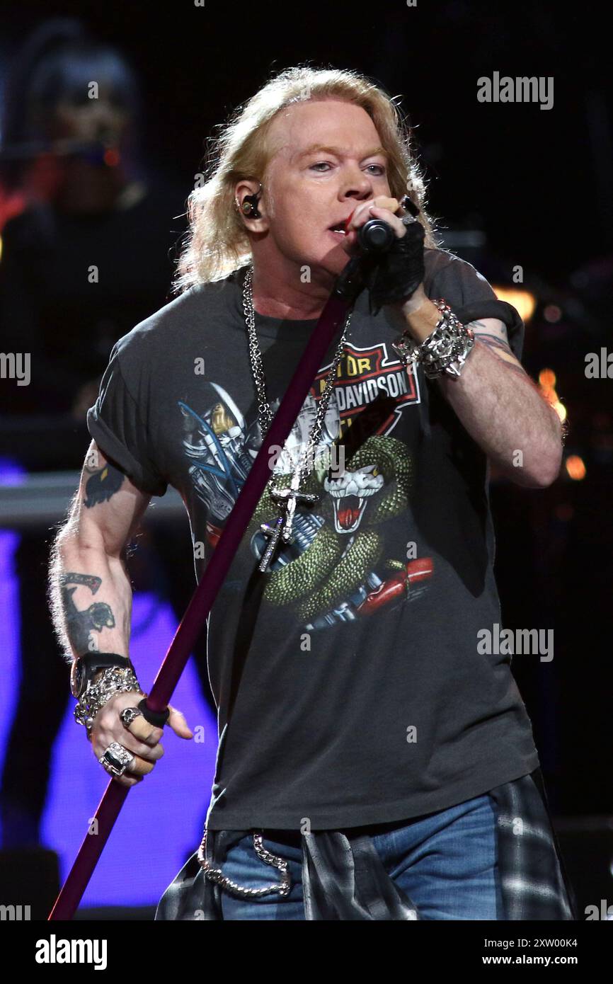Axl rose guns n' roses hi-res stock photography and images - Alamy