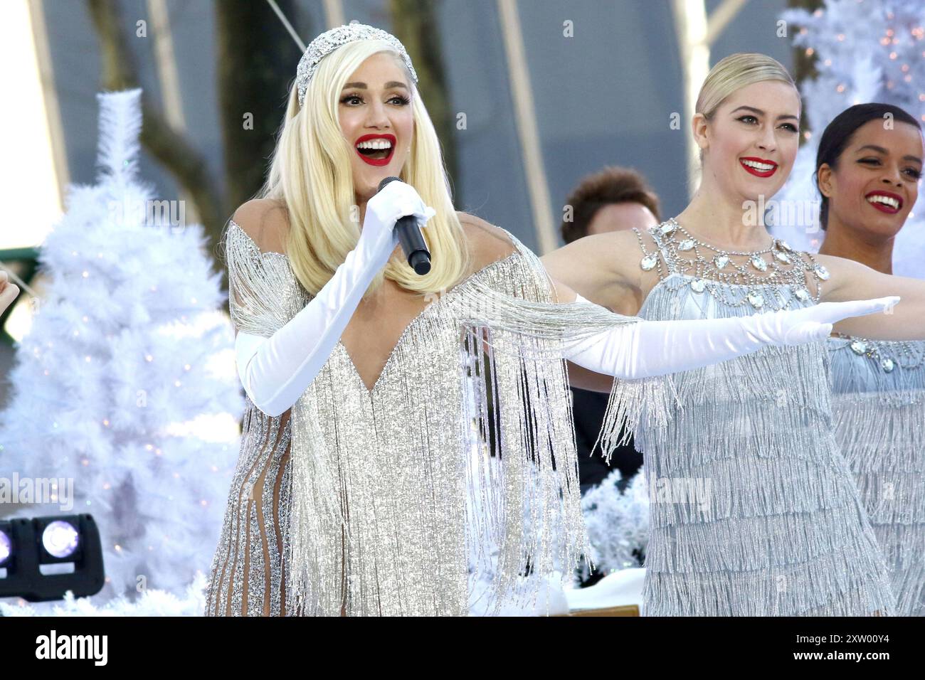 Gwen Stefani performs in Bryant Park in New York City Stock Photo - Alamy