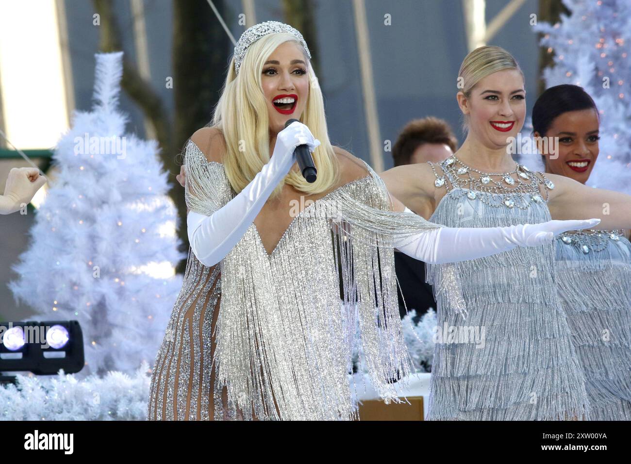 Gwen Stefani performs in Bryant Park in New York City Stock Photo - Alamy