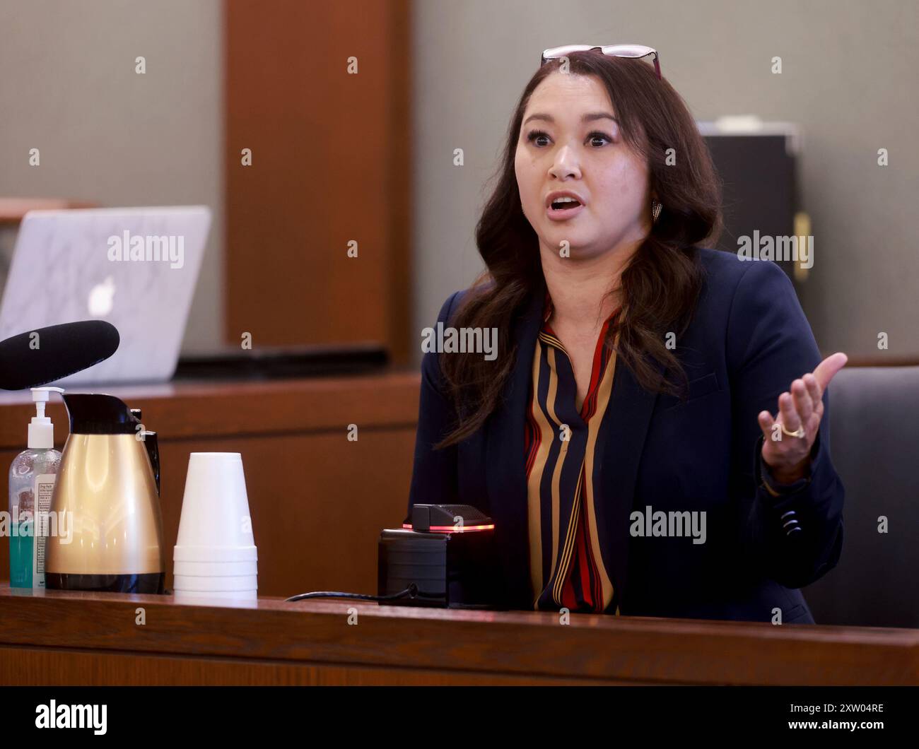 Roberta Lee-Kennett, who was a former employee of Robert Telles ...