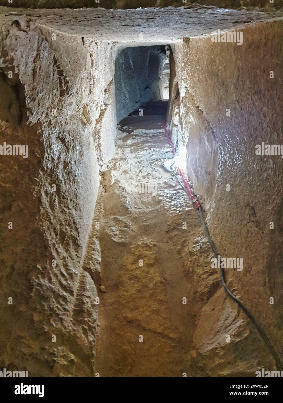 Bent Pyramid -A view of the tomb robbers tunnel between 1st and 2nd ...