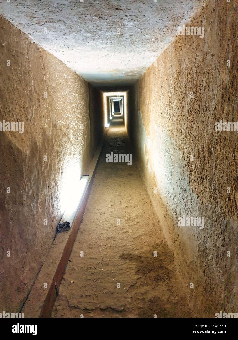 Great Pyramid of Khafre - Clean cut tunnels and passageway inside the ...