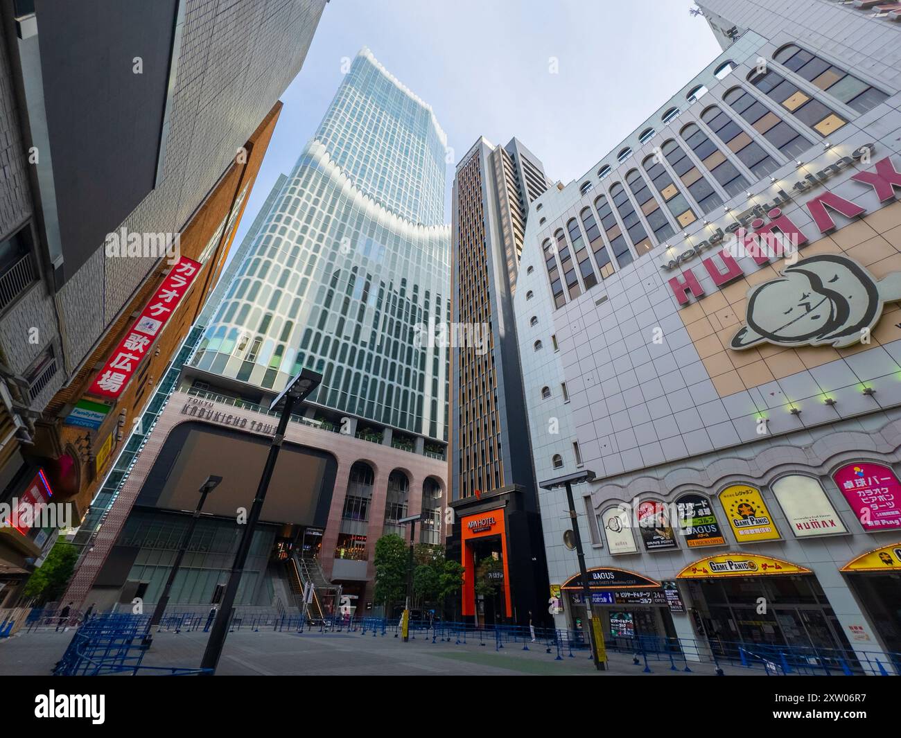 Tokyo kabukicho tower hi-res stock photography and images - Alamy