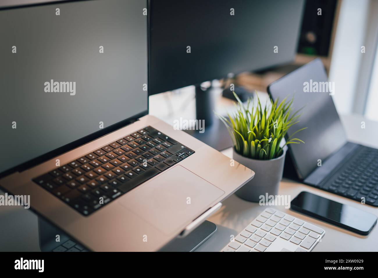 Clean mobile ui design hi-res stock photography and images - Alamy