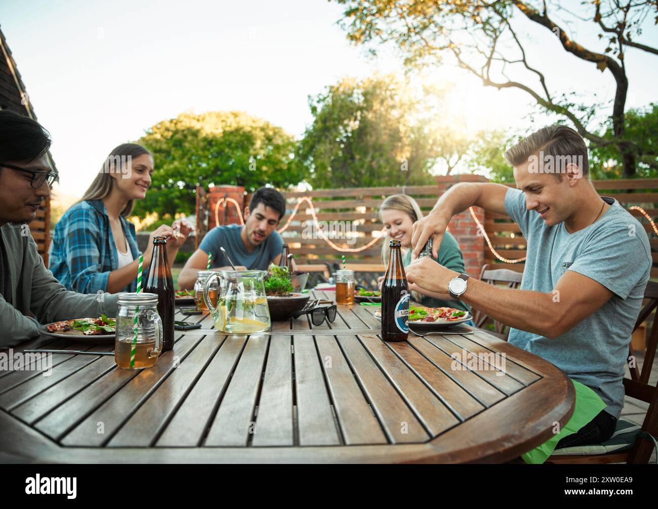 Female eating vegan salad friend hi-res stock photography and images ...