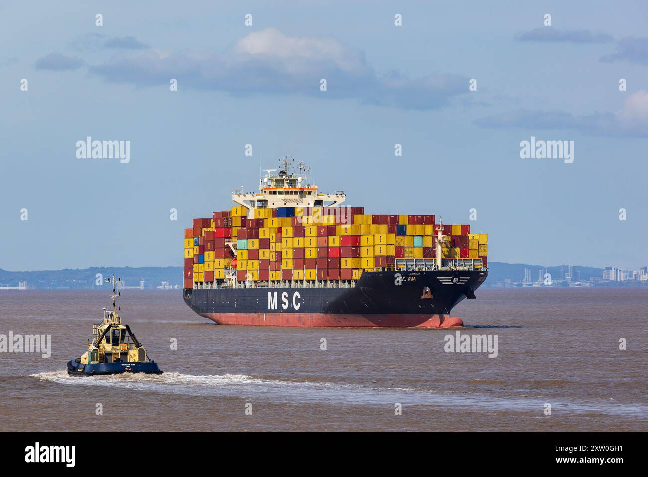 Cargo vessel full load containers hi-res stock photography and images ...