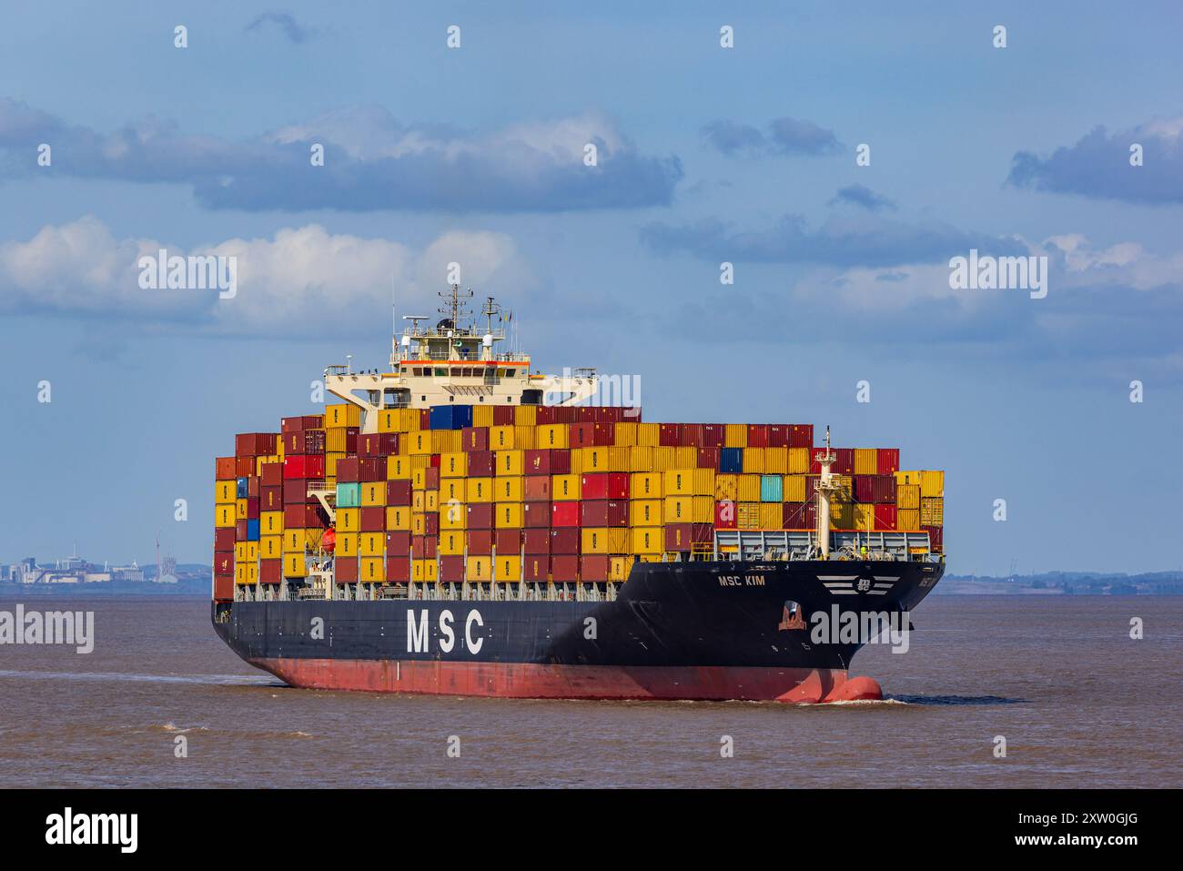 Cargo vessel full load containers hi-res stock photography and images ...