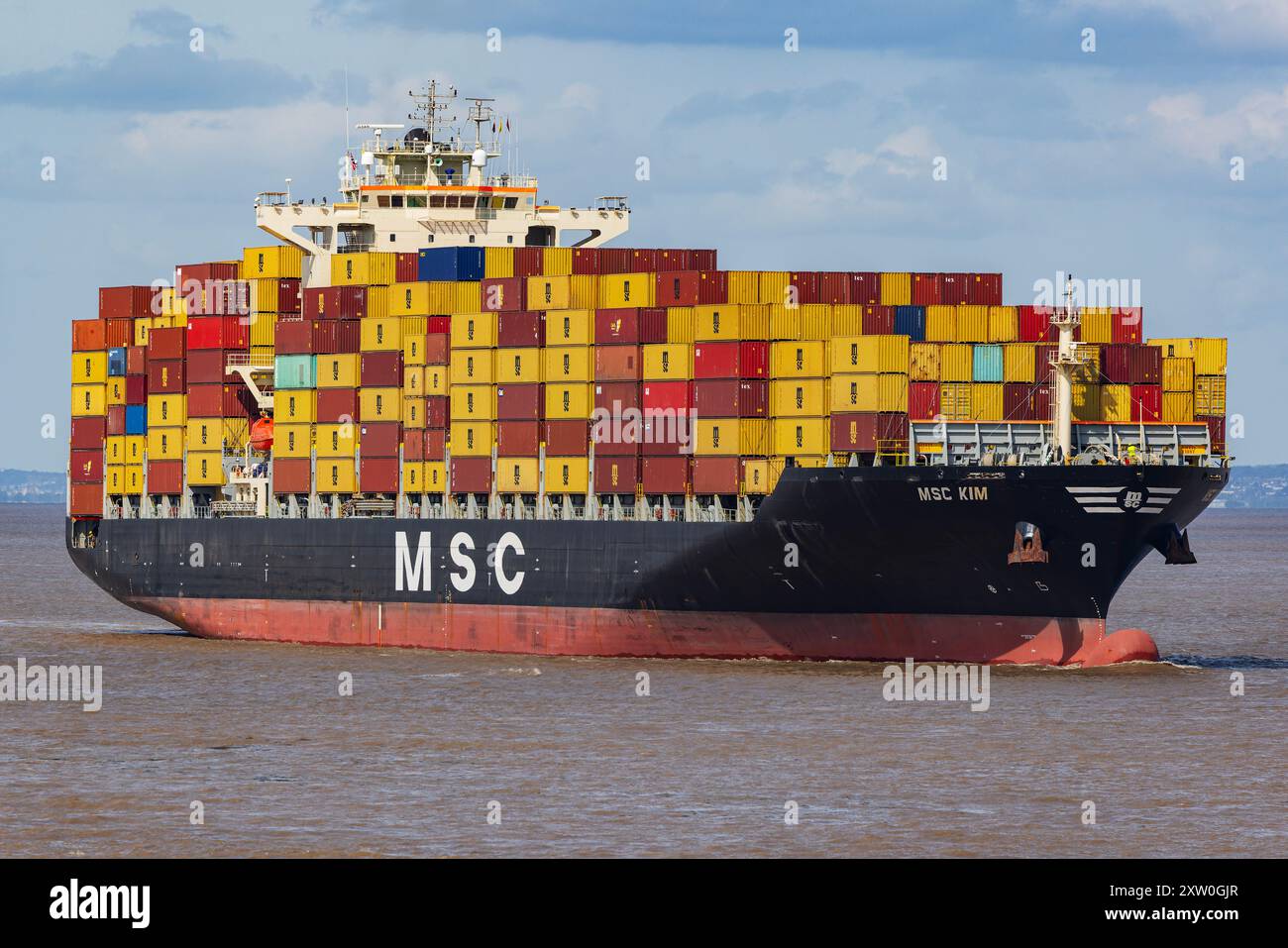 Cargo vessel full load containers hi-res stock photography and images ...