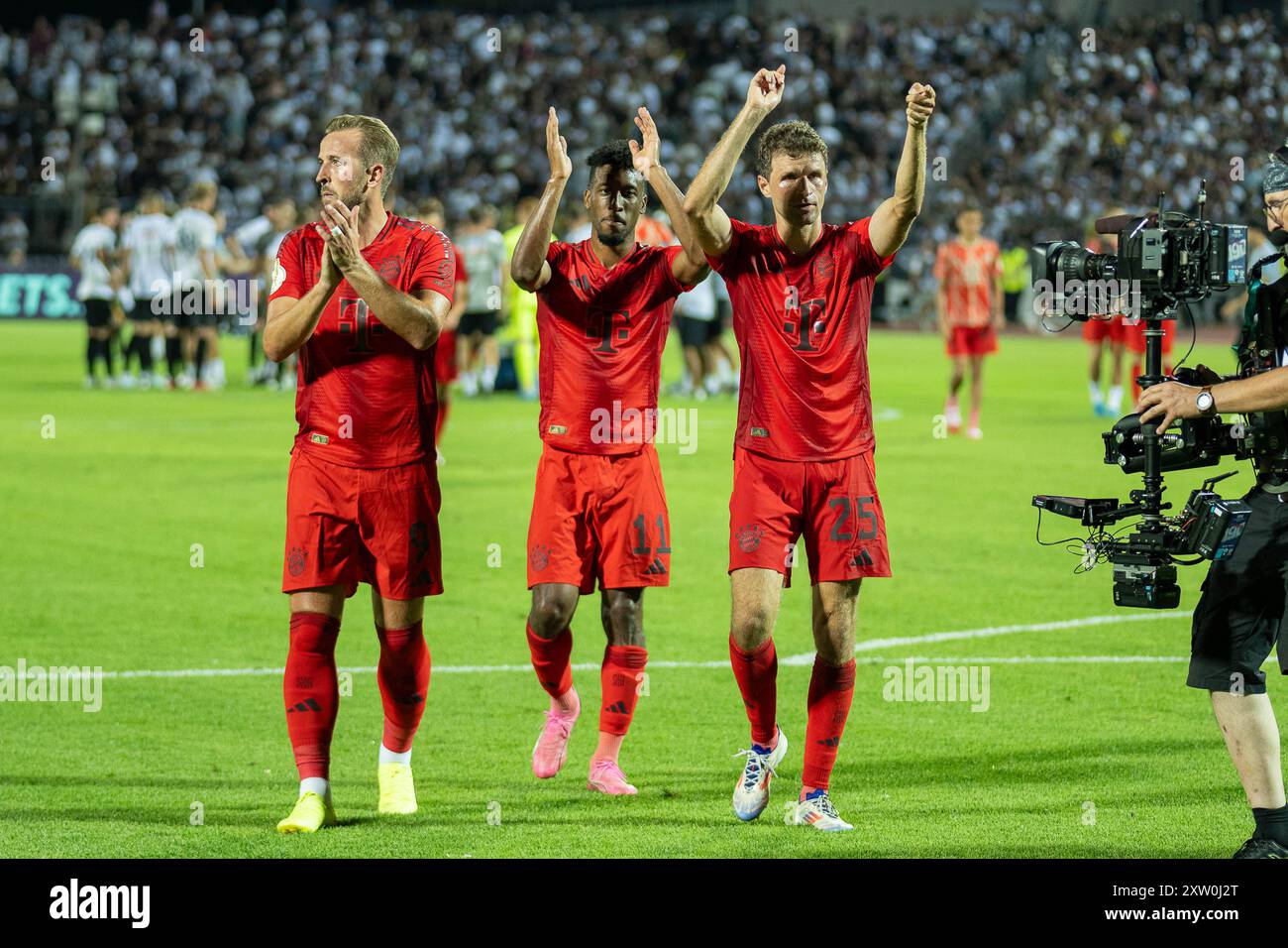 Harry Kane (FC Bayern Muenchen, #09), Kingsley Coman (FC Bayern ...