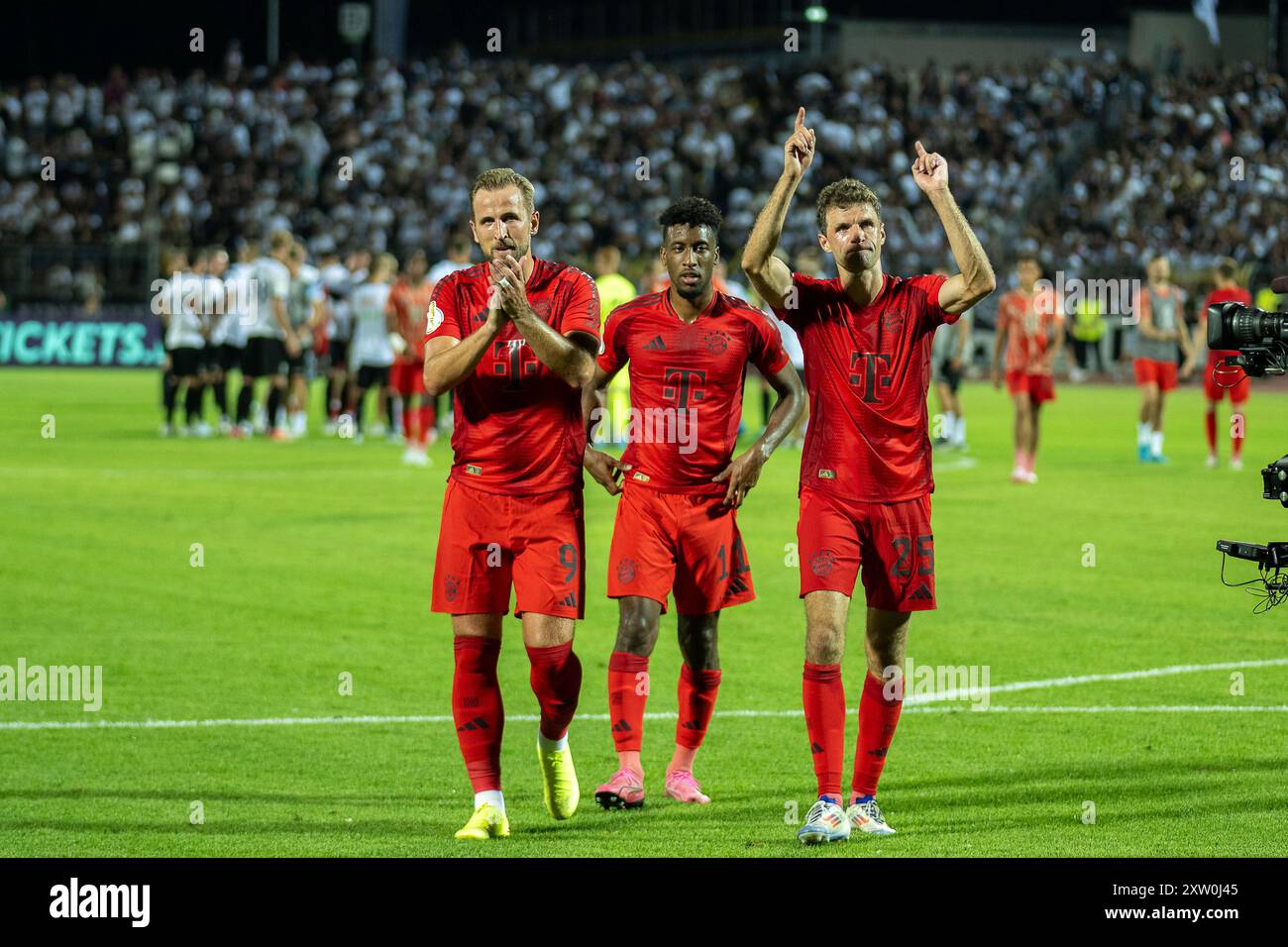 Harry Kane (FC Bayern Muenchen, #09), Kingsley Coman (FC Bayern ...