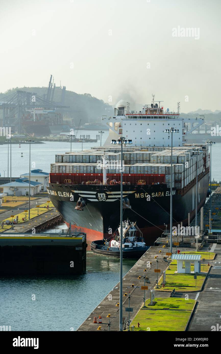 Big container ship passes through the new Cocoli locks in Canal ...