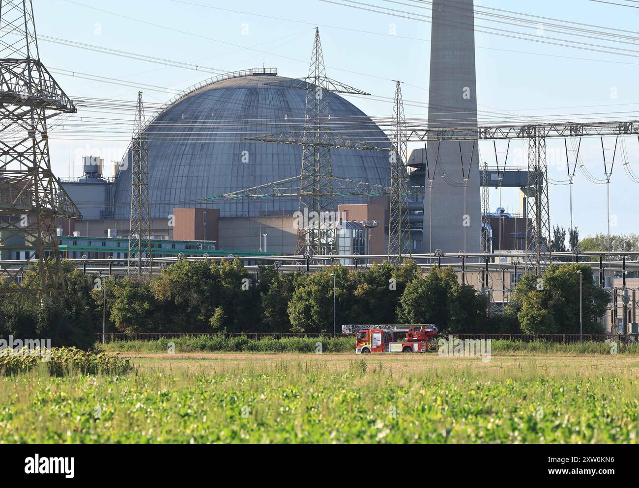 Grafenrheinfeld, Germany. 16th Aug, 2024. An emergency vehicle of the ...