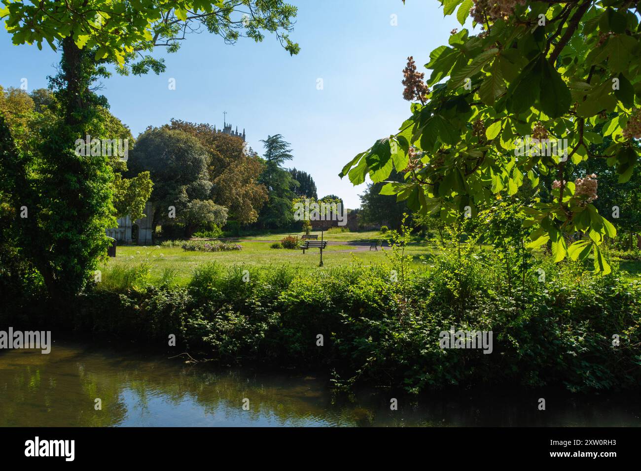 Convent Walk, Christchurch, UK - June 1st 2023: The Mill Stream and ...