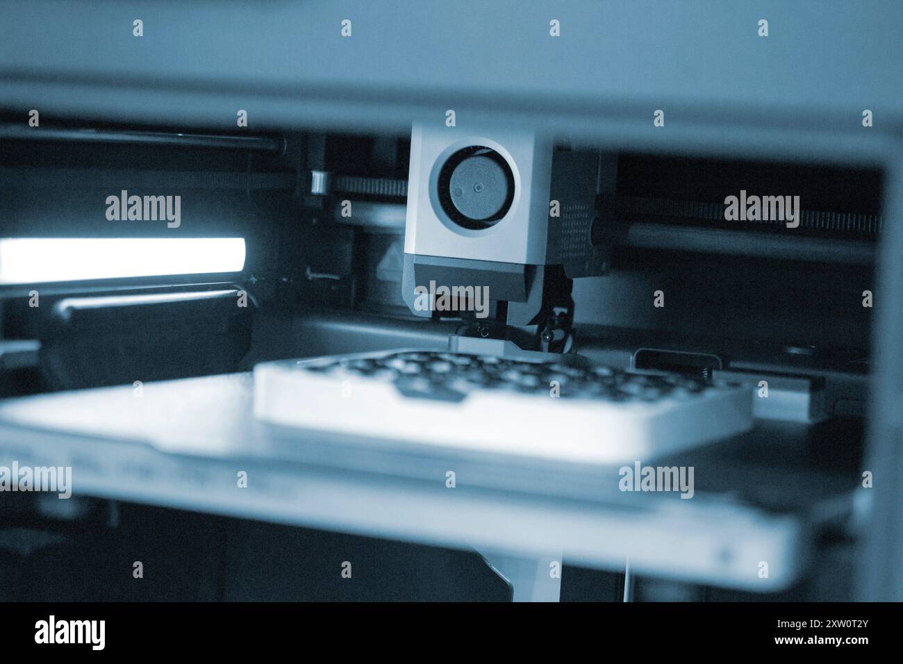 3d printing in progress automatic hi-res stock photography and images ...