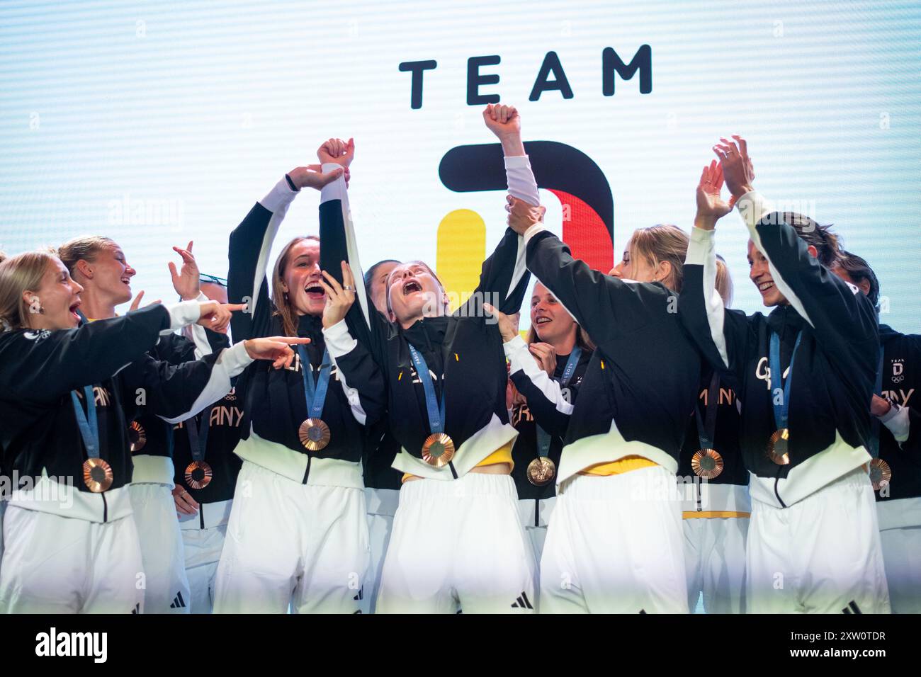 Elisa lohmann hi-res stock photography and images - Alamy