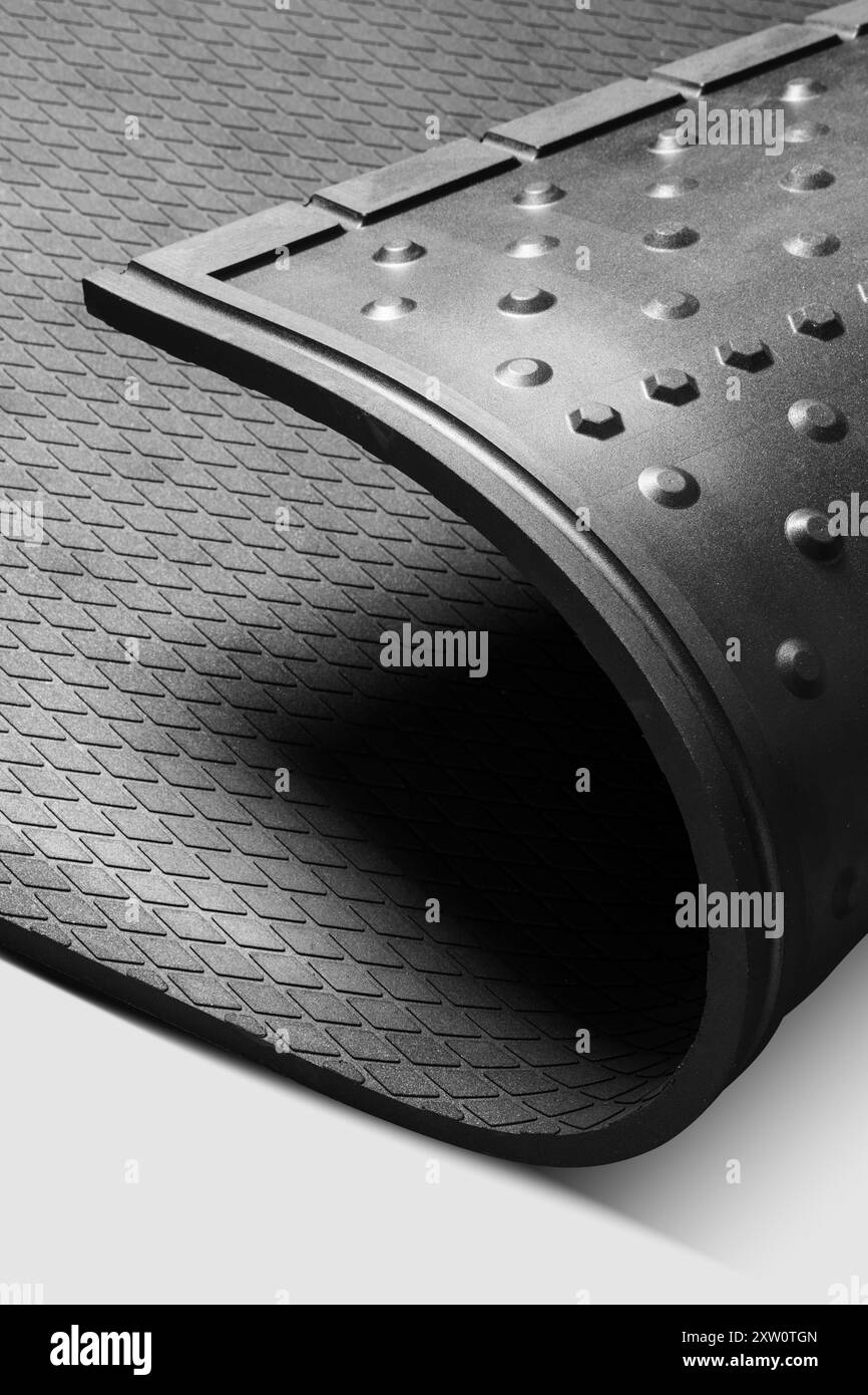 Hygienic rubber animal bedding mat for breeding animals. Horse Stall ...