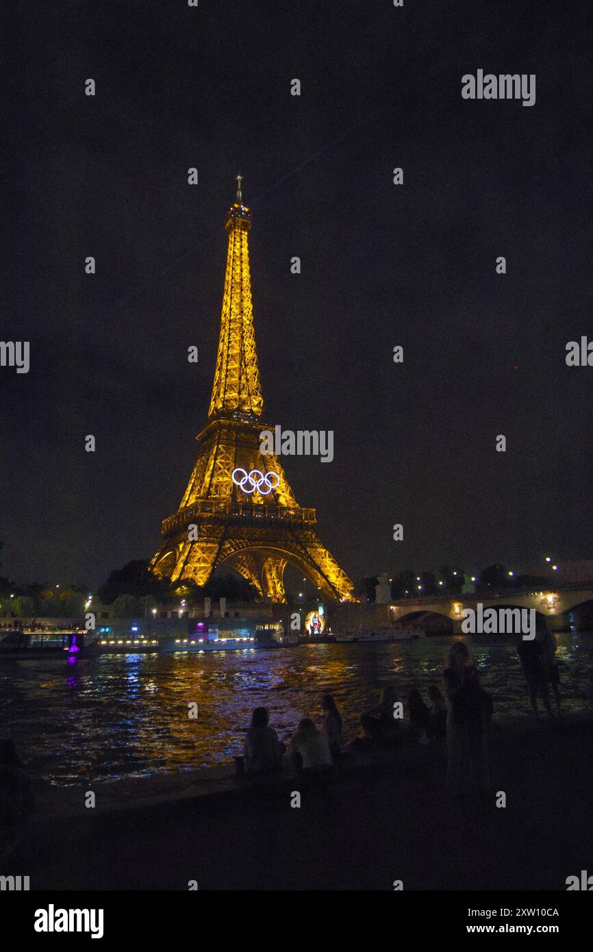 Paris 2024 tour eiffel hi-res stock photography and images - Alamy