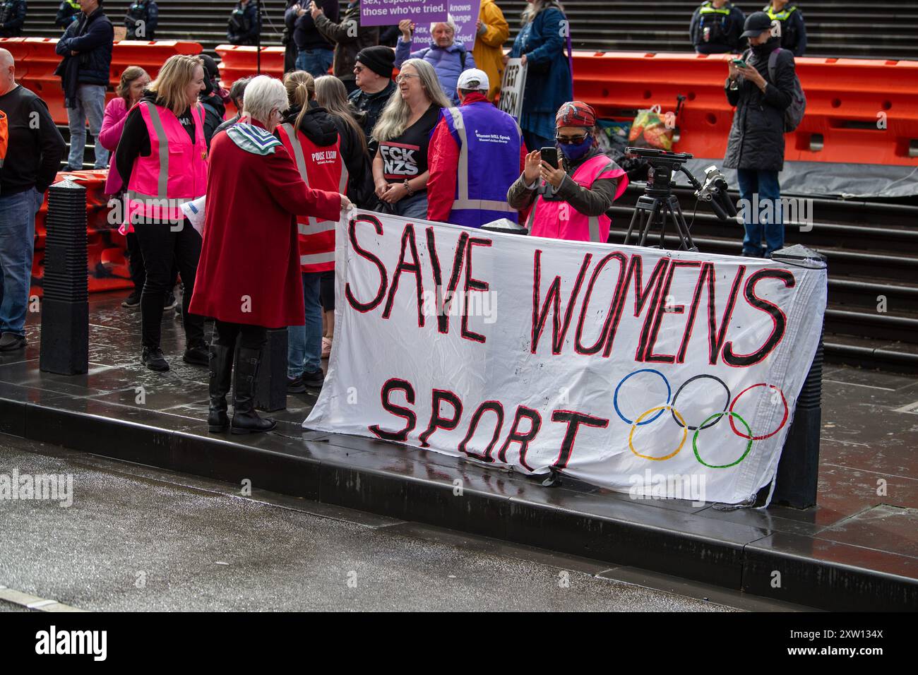 Women's sport trans hi-res stock photography and images - Alamy