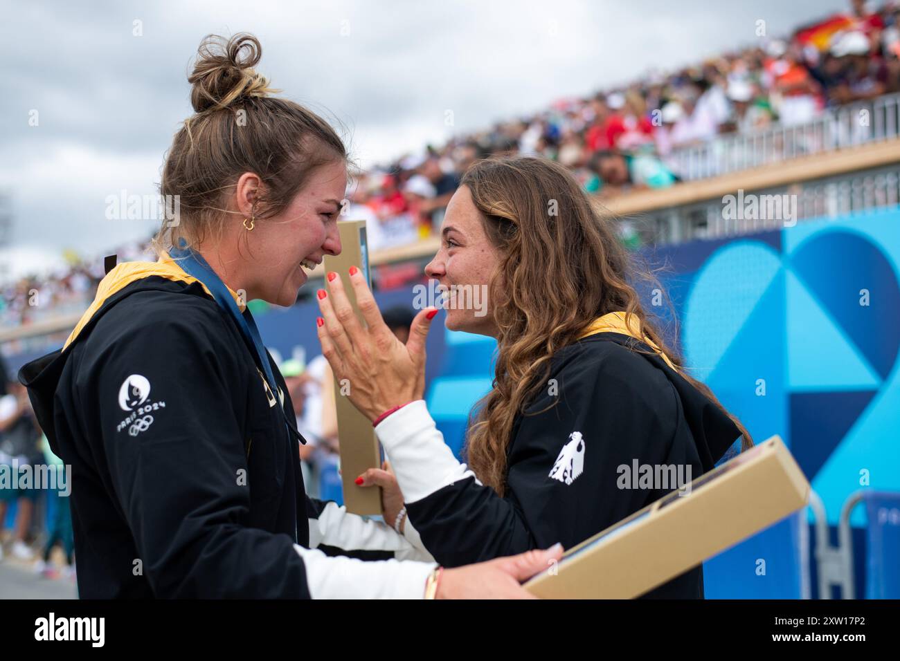 PASZEK Paulina, HAKE Jule Marie (Deutschland) jubeln ueber Platz 3 und ...