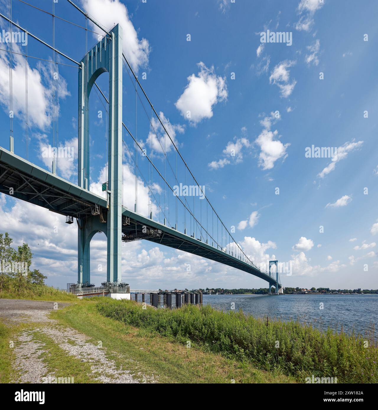 The Bronx-Whitestone Bridge is an East River suspension bridge ...
