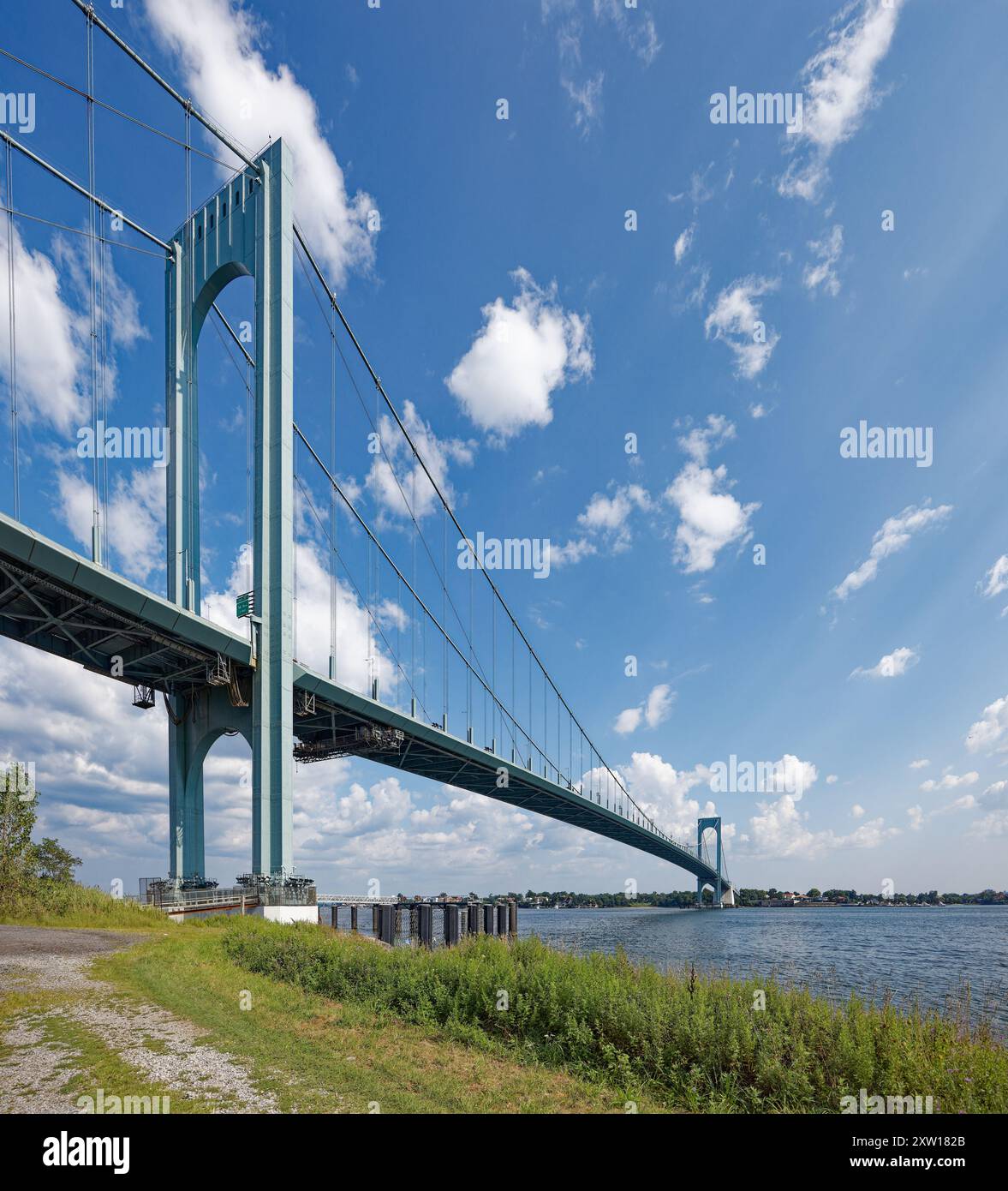 The Bronx-Whitestone Bridge is an East River suspension bridge ...