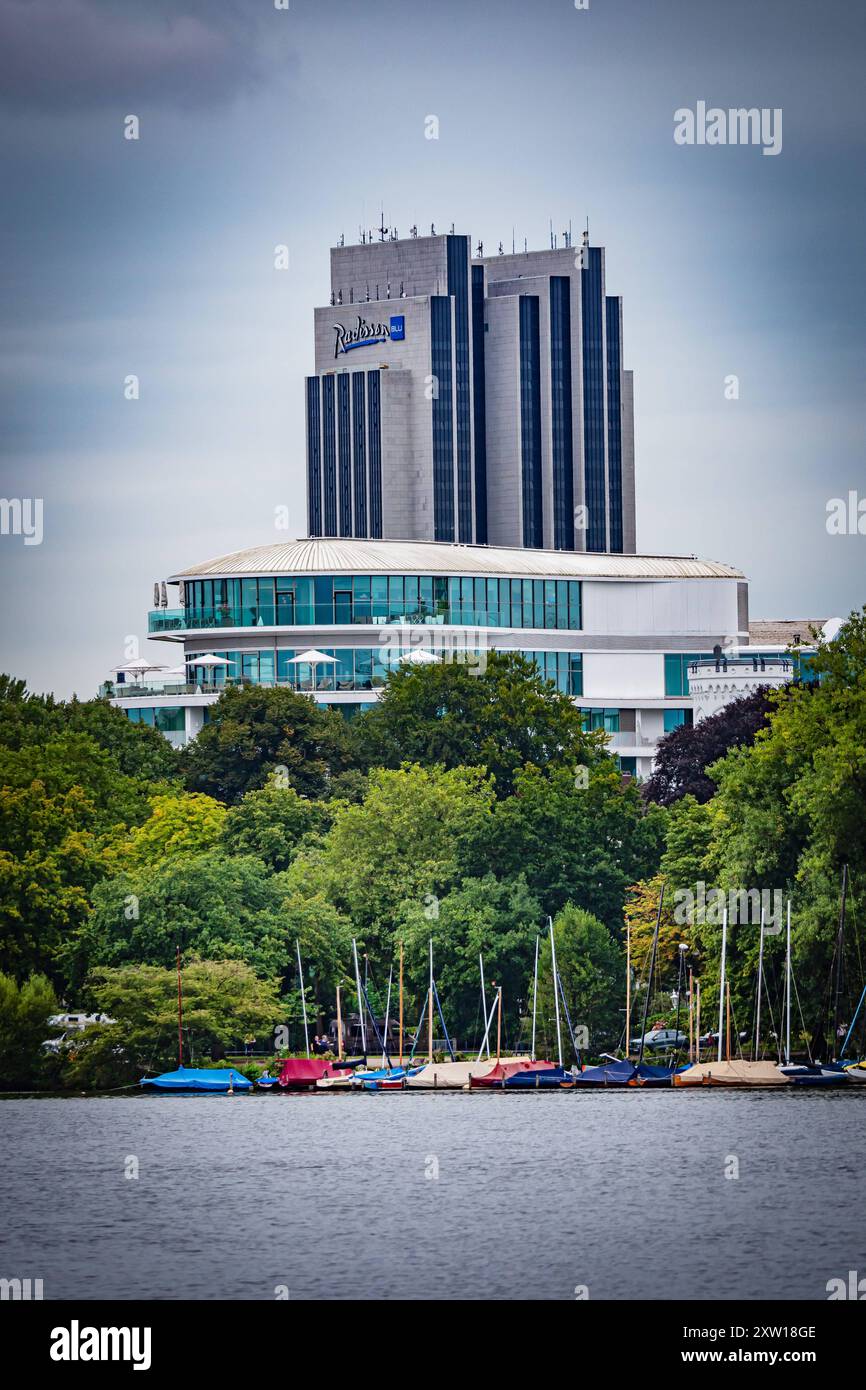 Hamburg, Alster, Aussenalster /Binnenalster mit Le Fontenay und Hotel ...