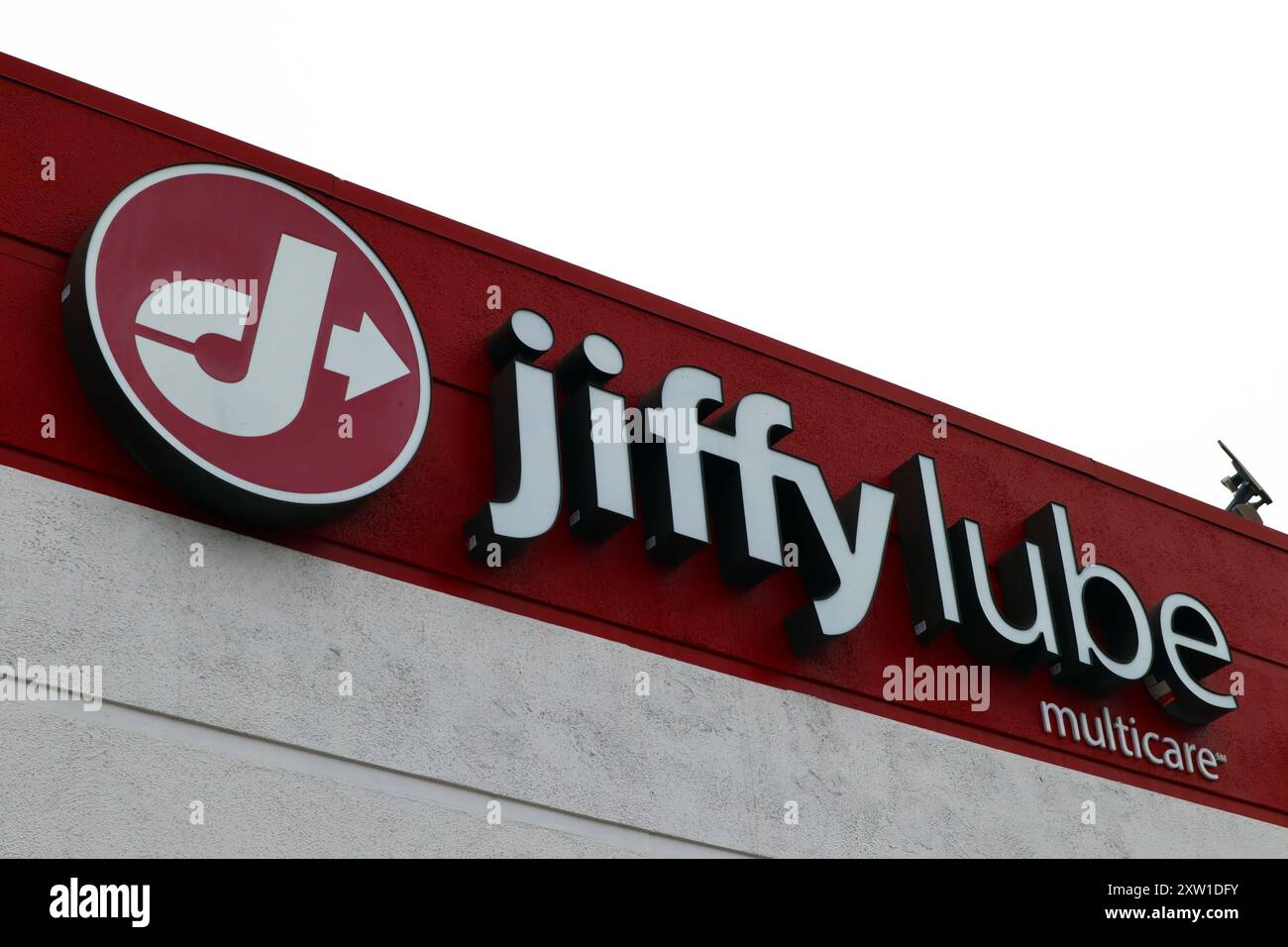 Jiffy Lube, American chain of automotive oil change, car maintenance ...