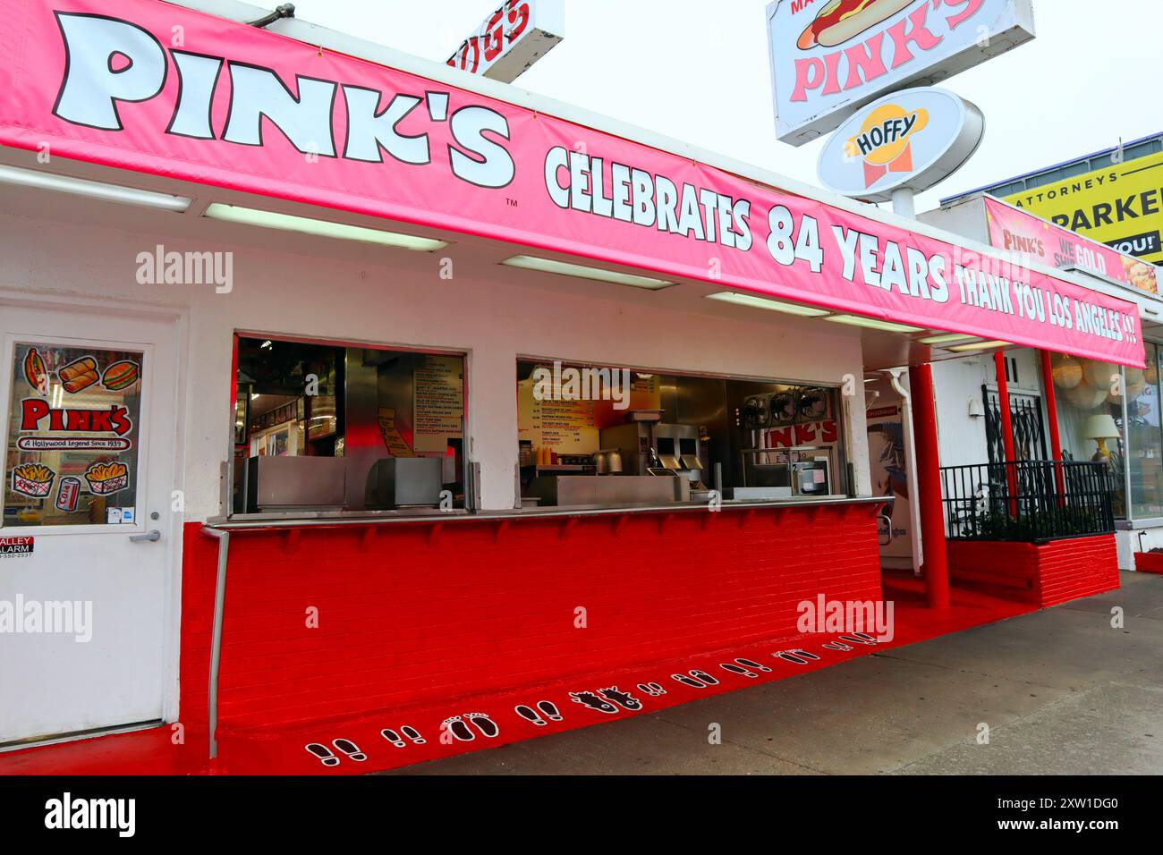 Pink's Hot Dogs, a Hollywood legend Hot Dog Restaurant since 1939 ...