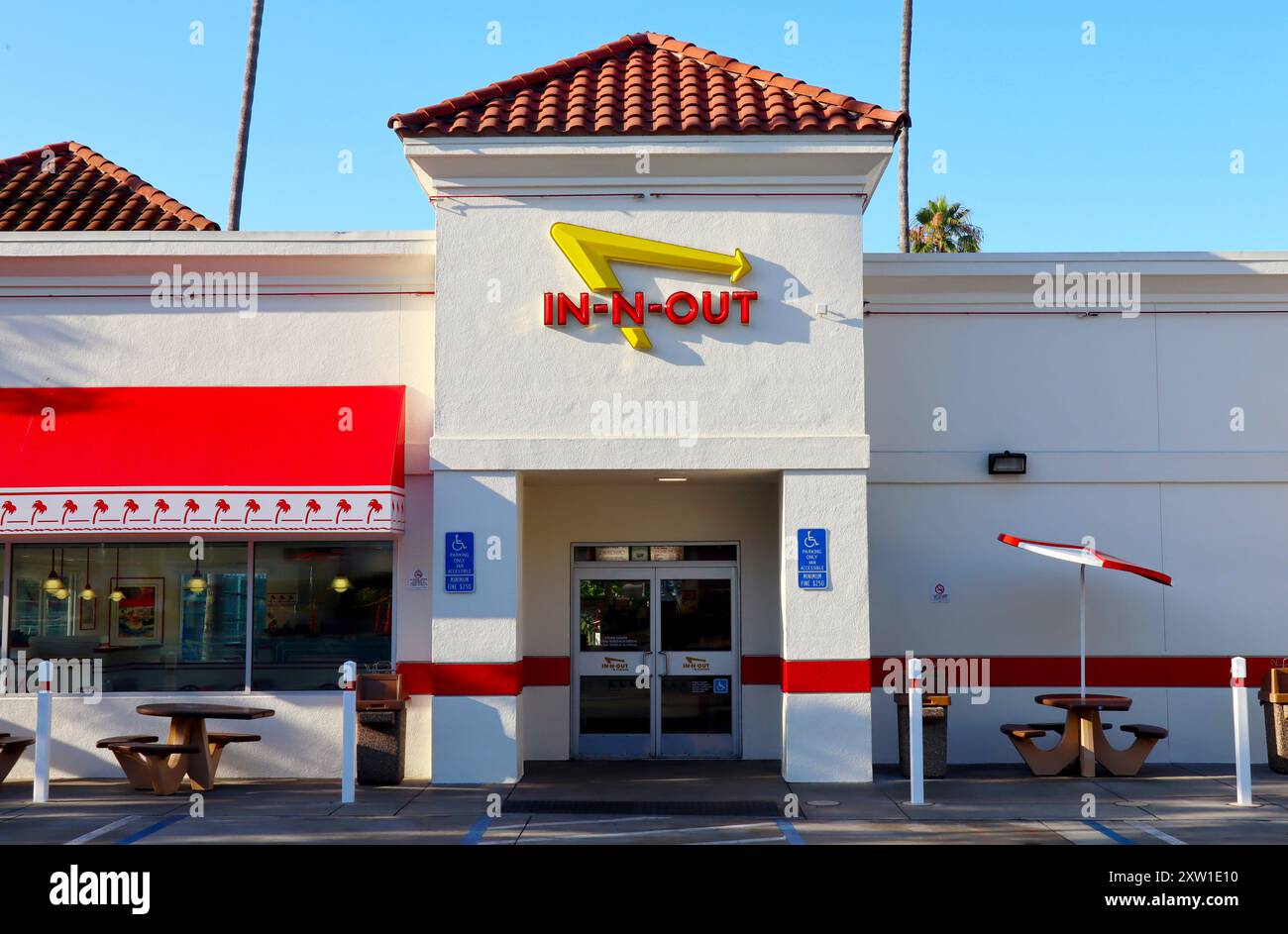 IN-N-OUT BURGER Restaurant. American chain of Fast Food Restaurants ...
