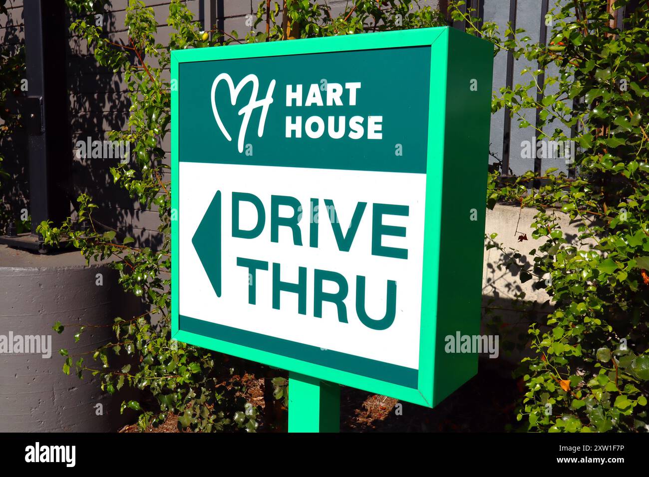Hart House, fast food restaurant located at 6800 Sunset Blvd, Los ...