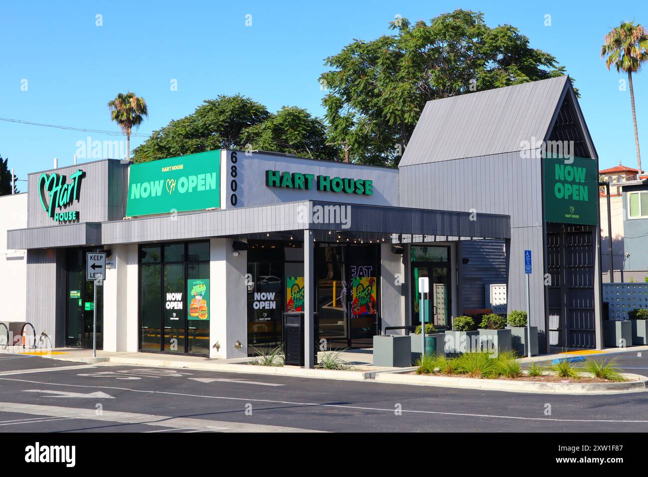 Hart House, fast food restaurant located at 6800 Sunset Blvd, Los ...