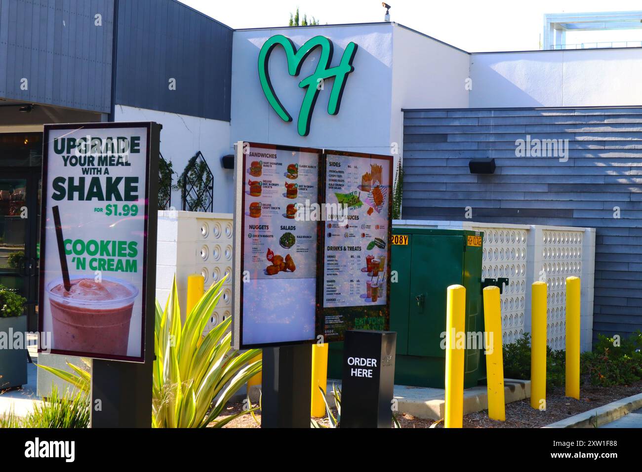 Hart House, fast food restaurant located at 6800 Sunset Blvd, Los ...
