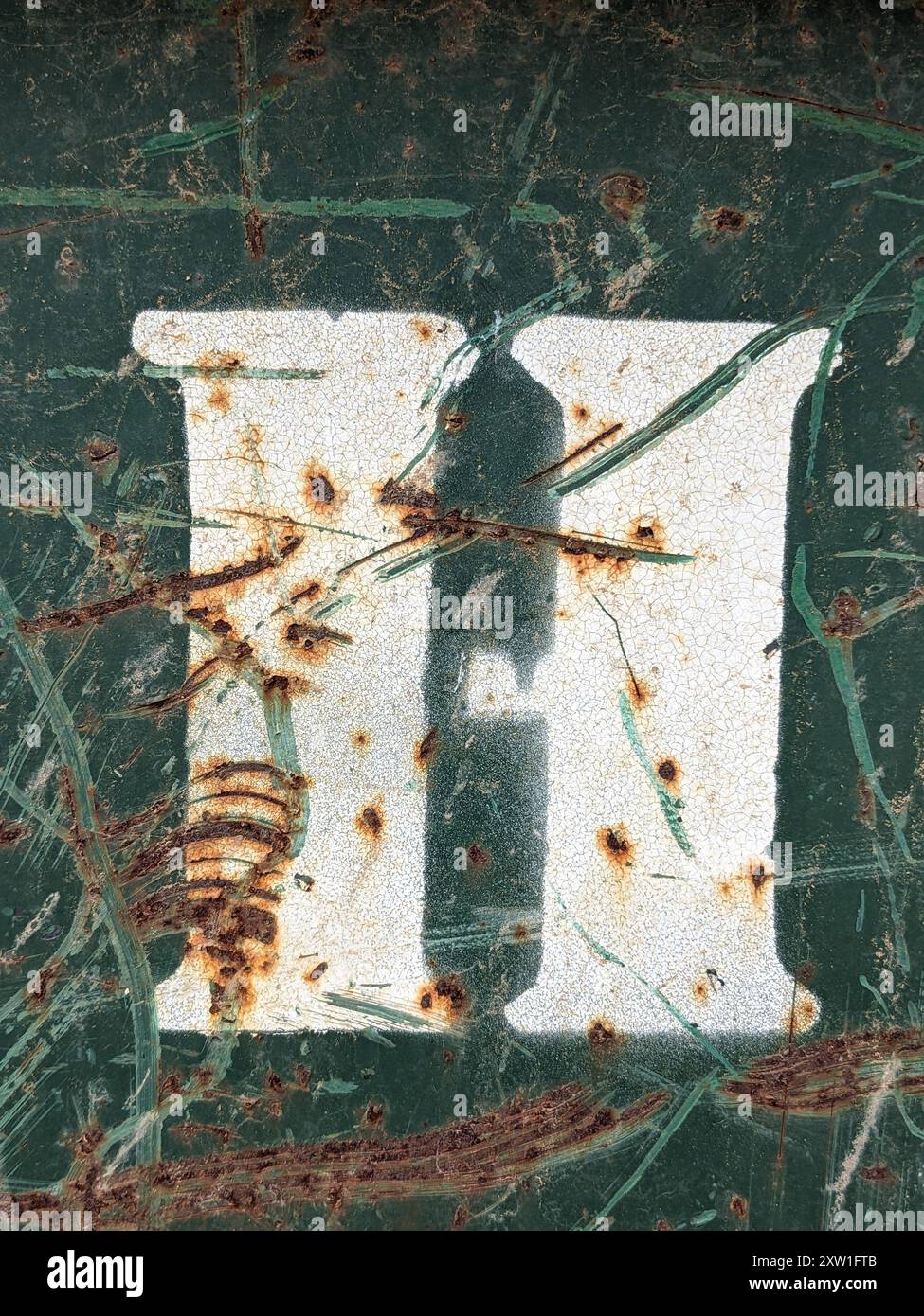 Graffiti alphabet letter h hi-res stock photography and images - Alamy