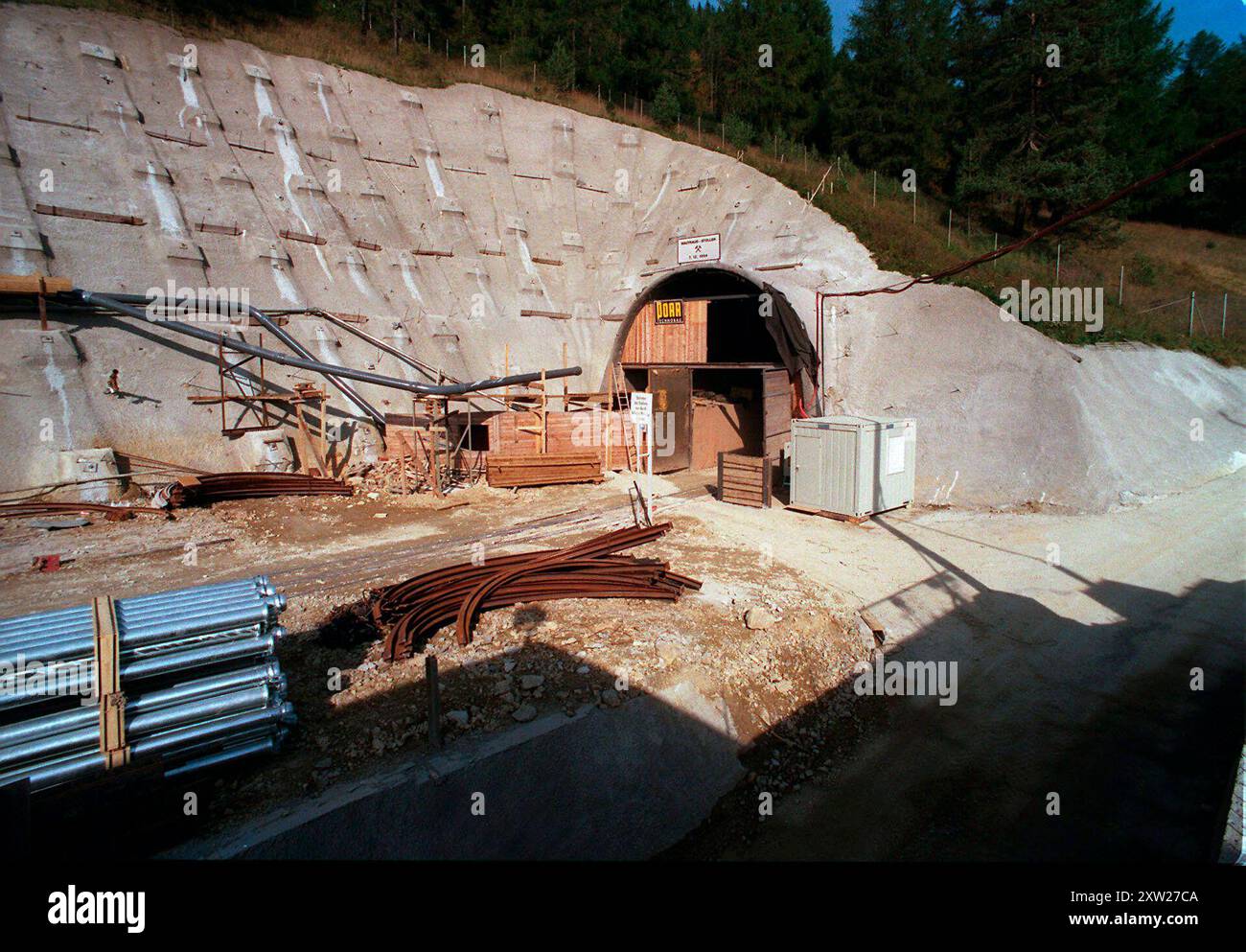 tunnel construction in civil engineering, tunnel as an underground ...