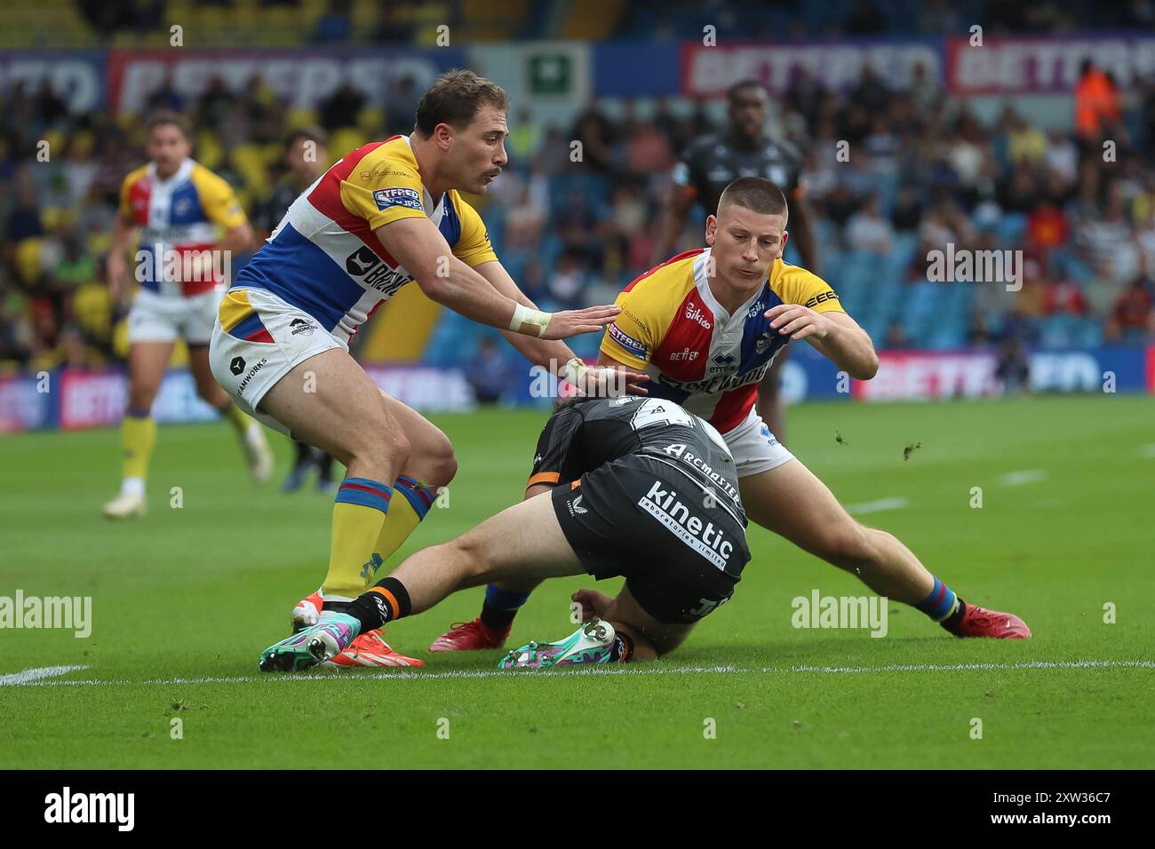 Leeds, UK. 17th Aug, 2024. ***LOndon defence is strong during the Magic ...