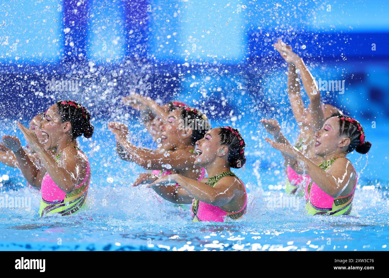 PARIS, FRANCE - AUGUST 07: Members of Team Mexico compete in the Team ...