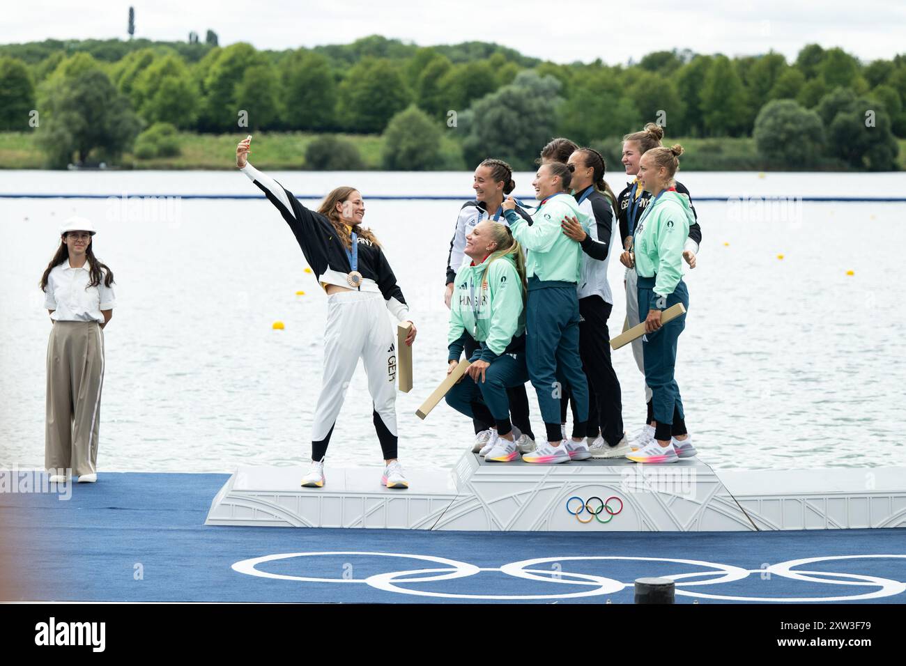 PASZEK Paulina (Deutschland) macht ein Selfie mit CSIPES Tamara, GAZSO ...