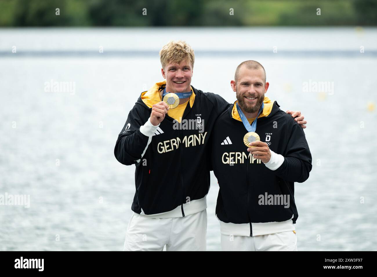 SCHOPF Jacob, LEMKE Max (Deutschland) jubeln bei der Siegerehrung auf ...