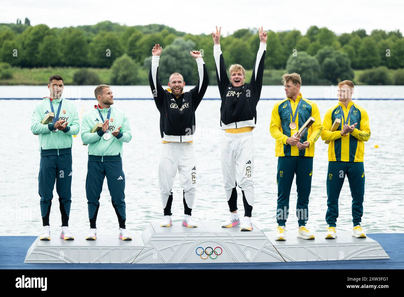 SCHOPF Jacob, LEMKE Max (Deutschland) jubeln bei der Siegerehrung auf ...