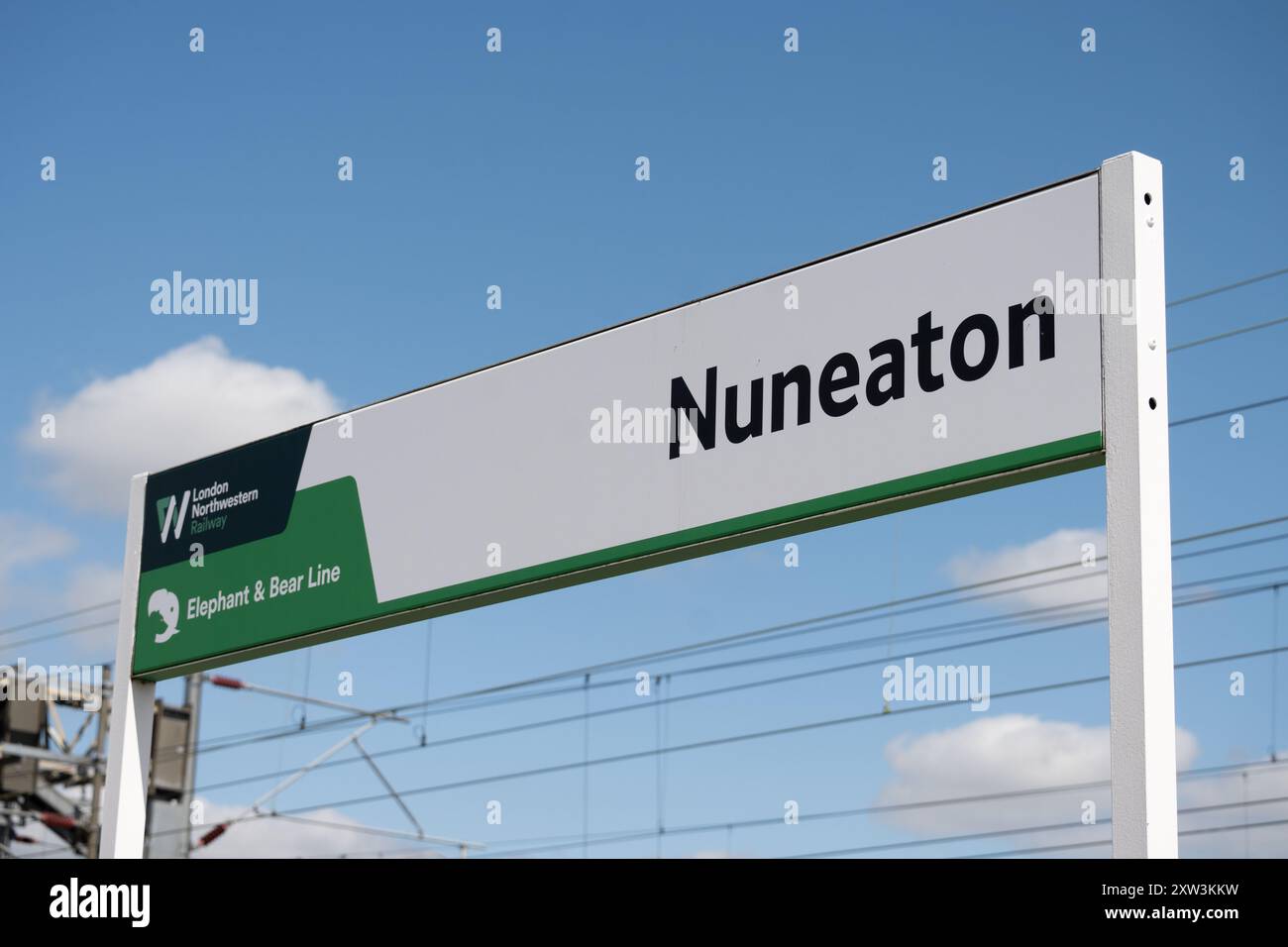 Nuneaton train station hi-res stock photography and images - Alamy