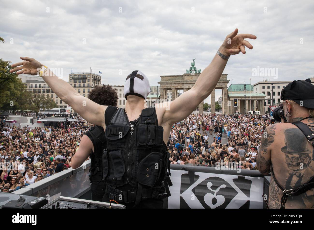 The streets of Berlin's Tiergarten pulsated with vibrant energy on ...