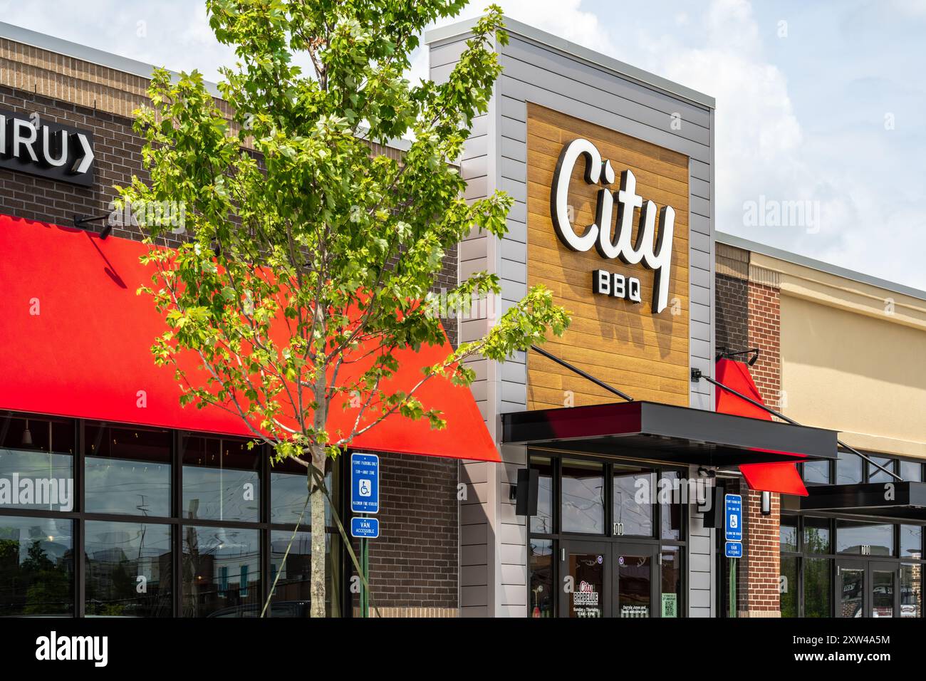 City bbq signage hi-res stock photography and images - Alamy