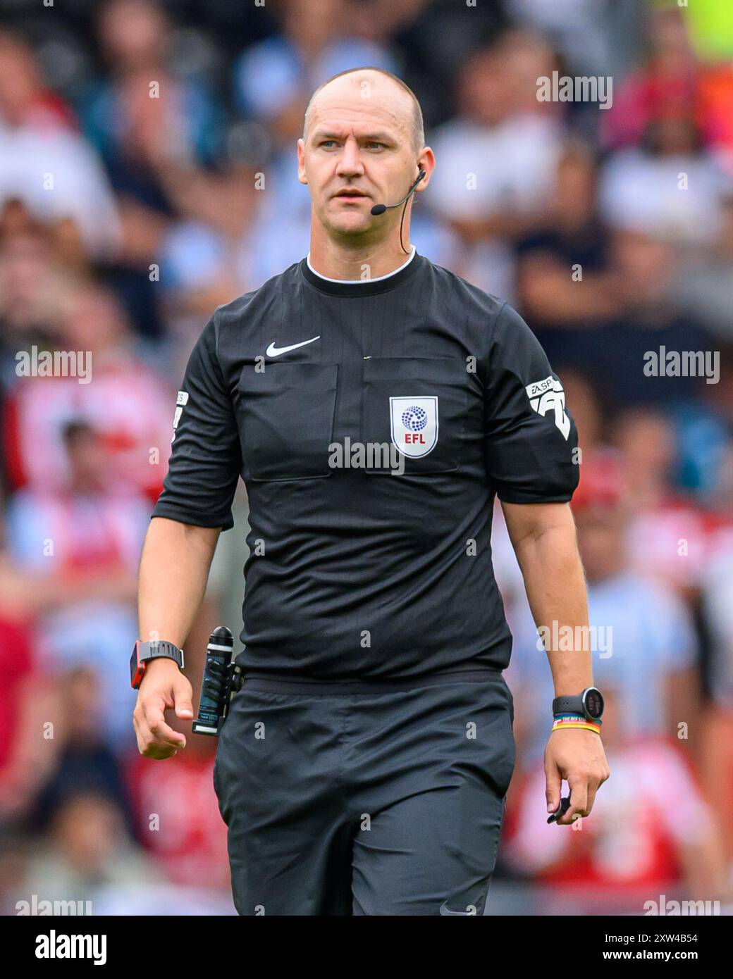 Referee Robert Madley during the Sky Bet Championship match Derby ...