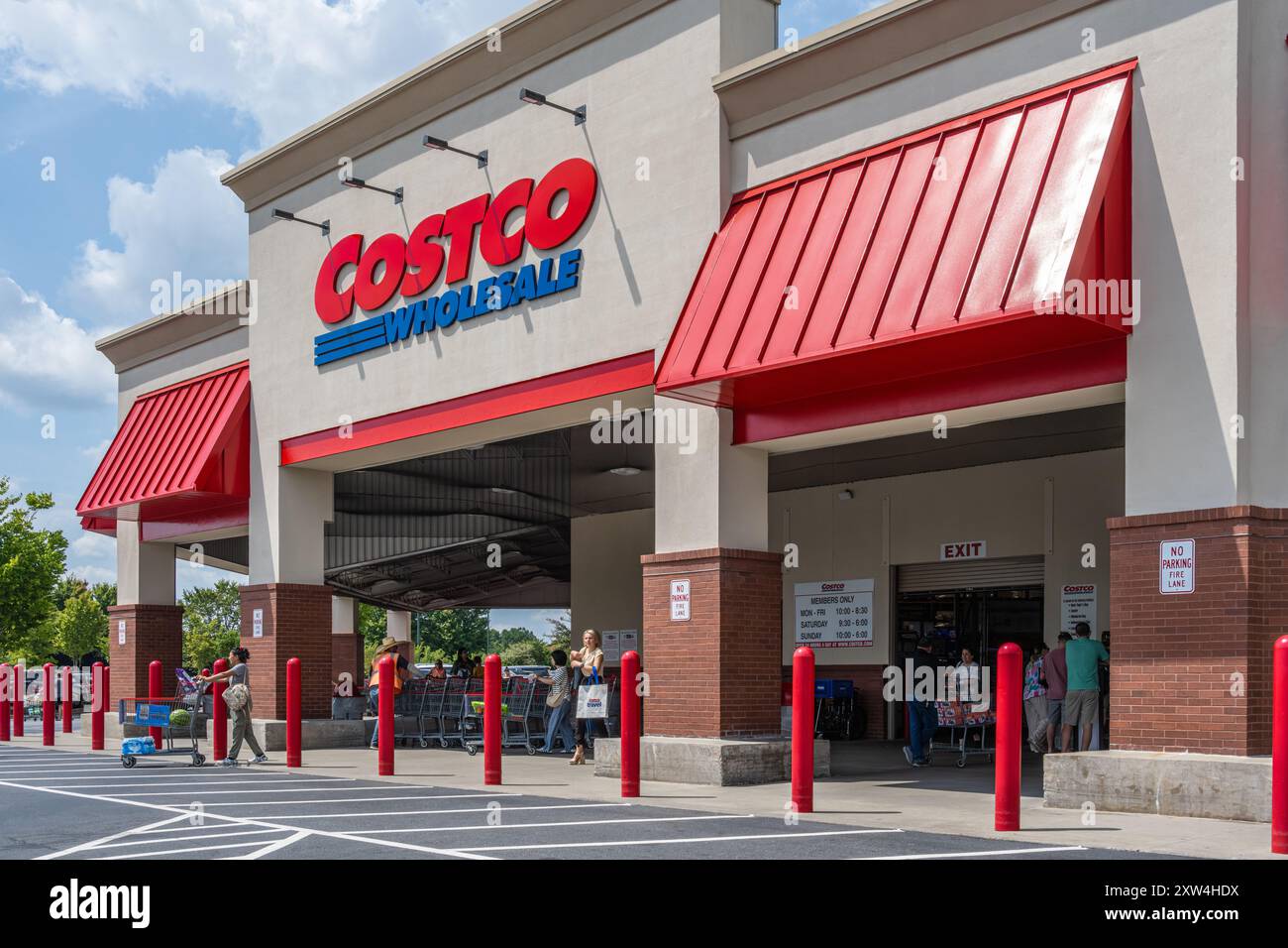 Costco wholesale corporation logo hi-res stock photography and images ...